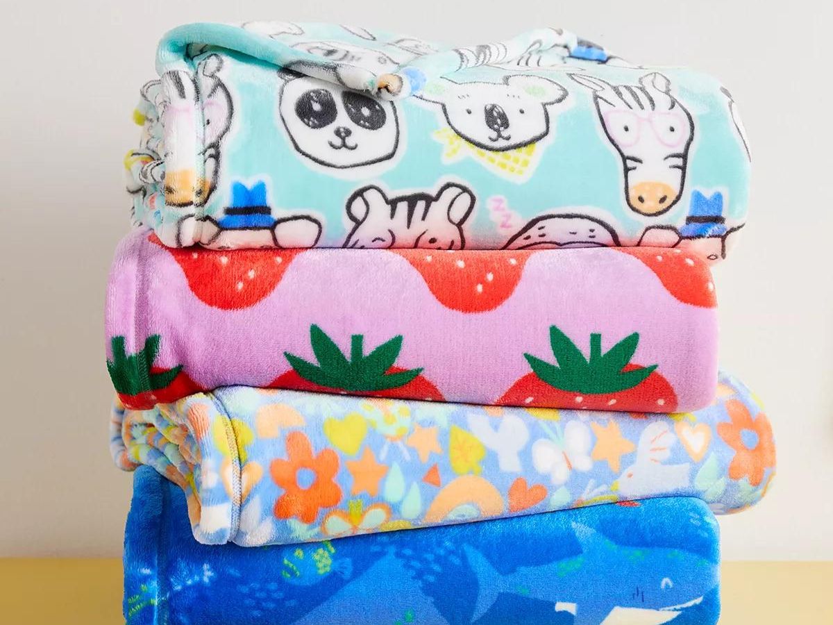 Kohl’s Big One Throw Blankets from $4 (Regularly $27) | Hip2Save