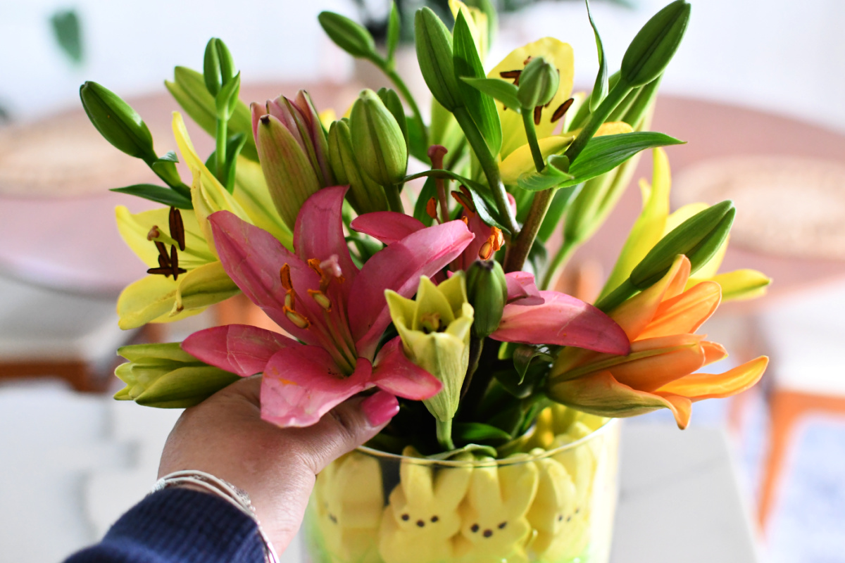 Make an Easy DIY Easter Centerpiece with Peeps!