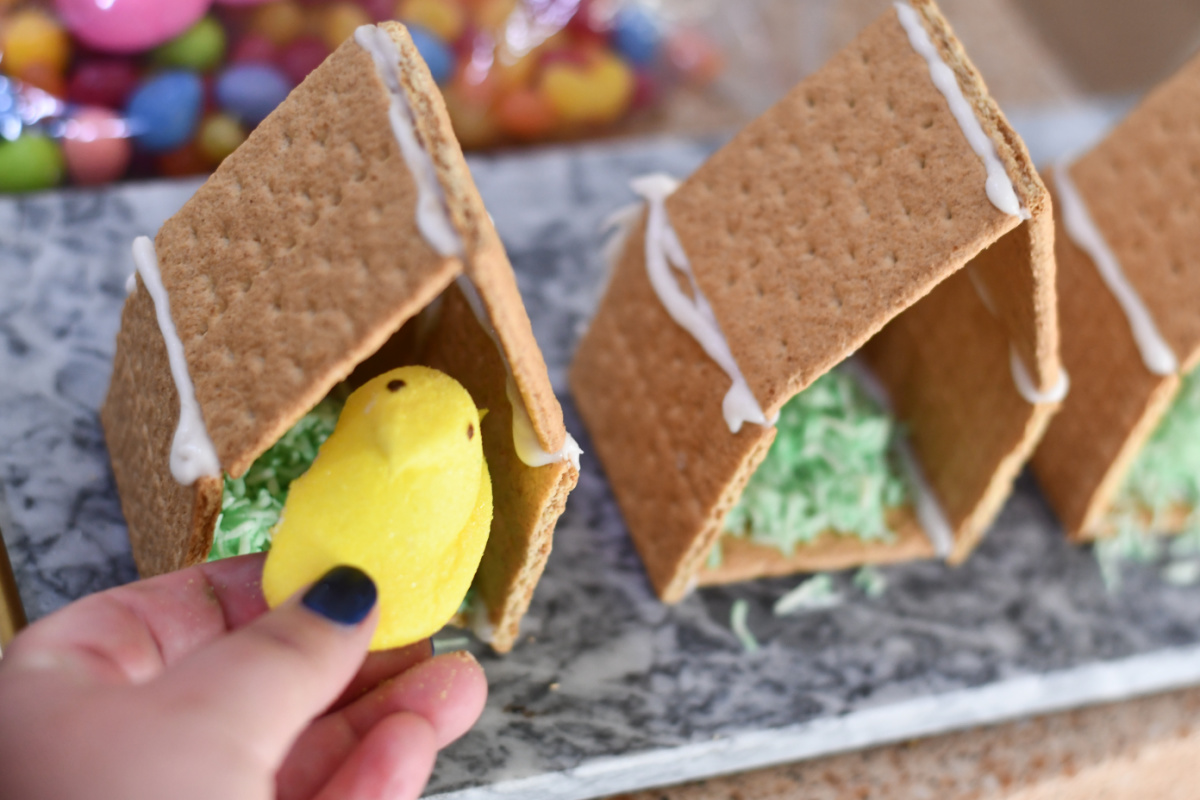 Easter Gingerbread Houses | Cute DIY Peep House for Easter
