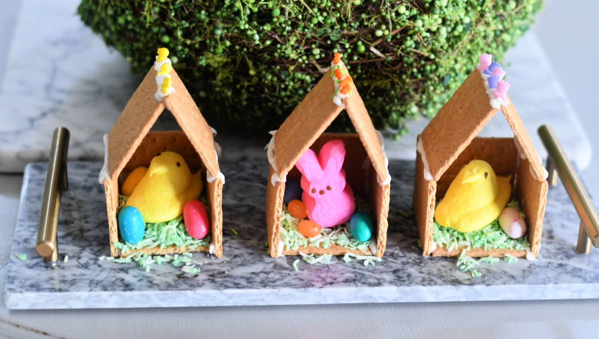 Easter Gingerbread Houses | Cute DIY Peep House for Easter