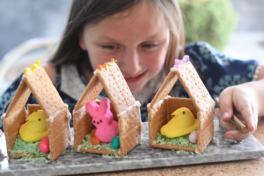 Easter Gingerbread Houses | Cute DIY Peep House for Easter