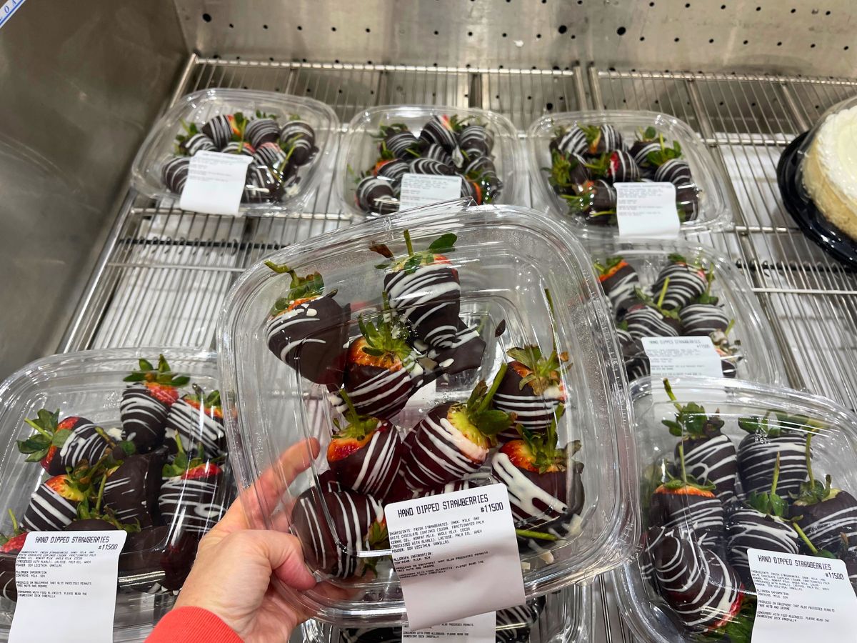 Costco's $12.99 Chocolate Covered Strawberries Make a Great Valentine's ...