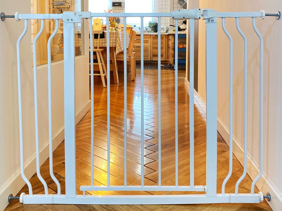 Safety Gates from $25.54 Shipped on Amazon (Regularly $35) | Many Sizes ...