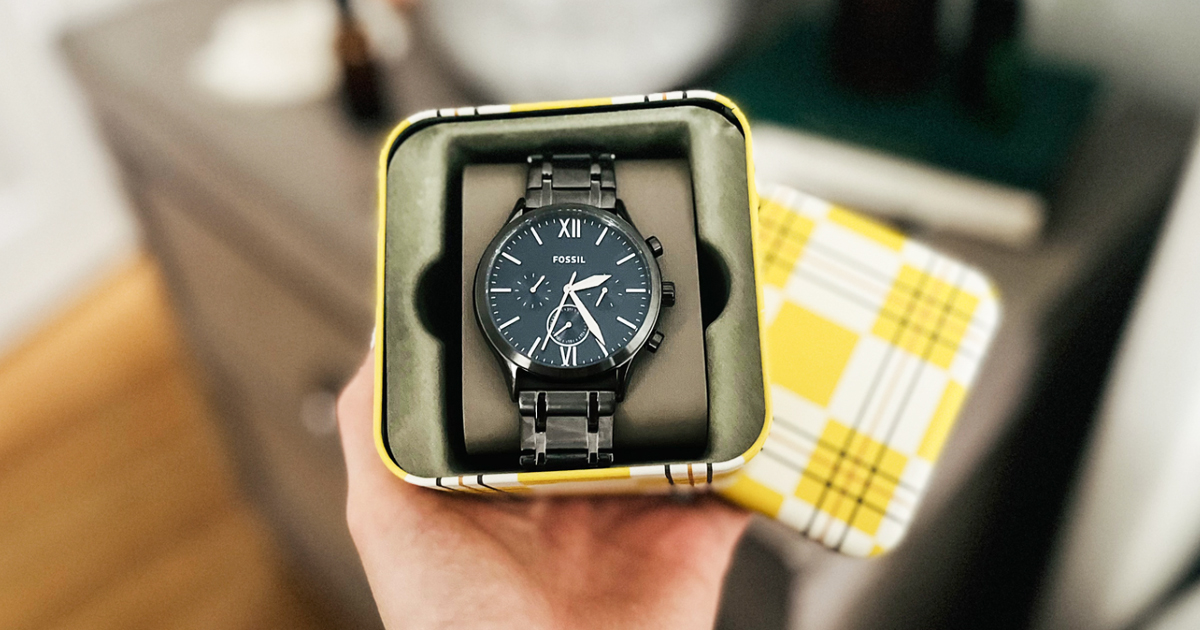 Up to 80% Off Fossil Sale | $15 Wallets & $38 Watches! | Hip2Save