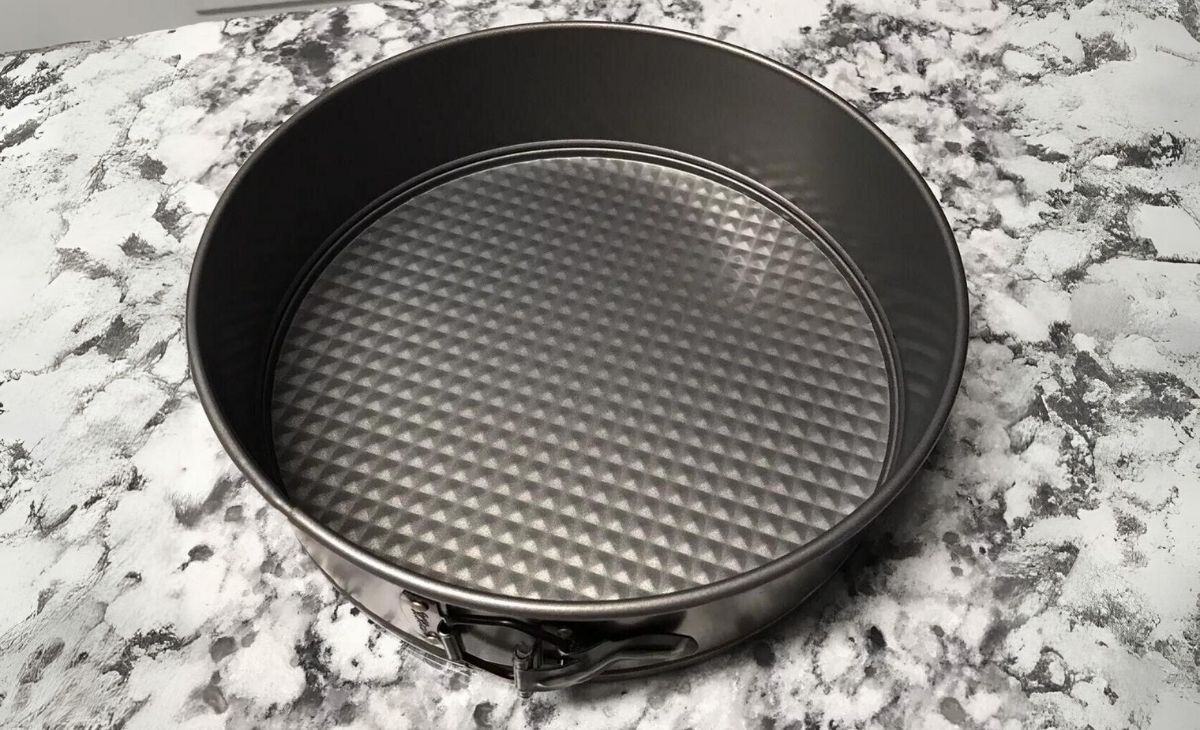 Wilton 9" Springform Baking Pan Only $4.94 on Walmart.com (Reg. $11 ...