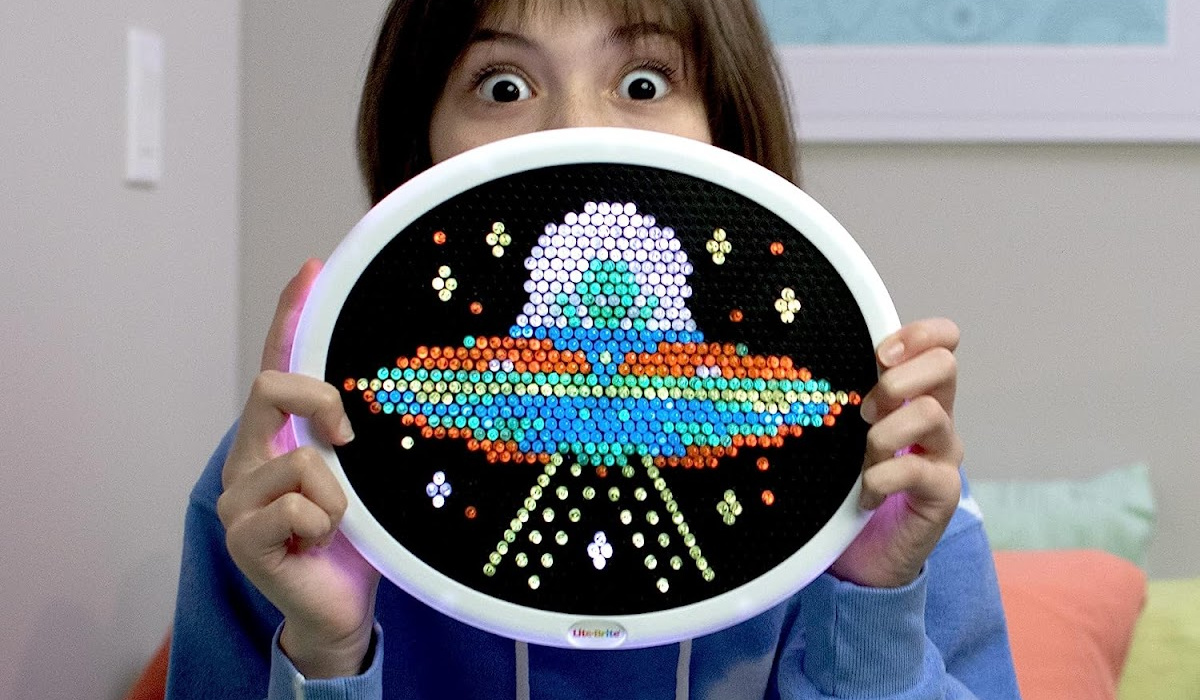 NEW Lite Brite Oval HD Just $9 on Amazon (Includes 8 Design Templates ...