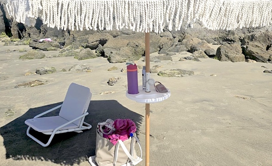 19 Genius Beach Hacks for Your Next Beach Trip | Hip2Save