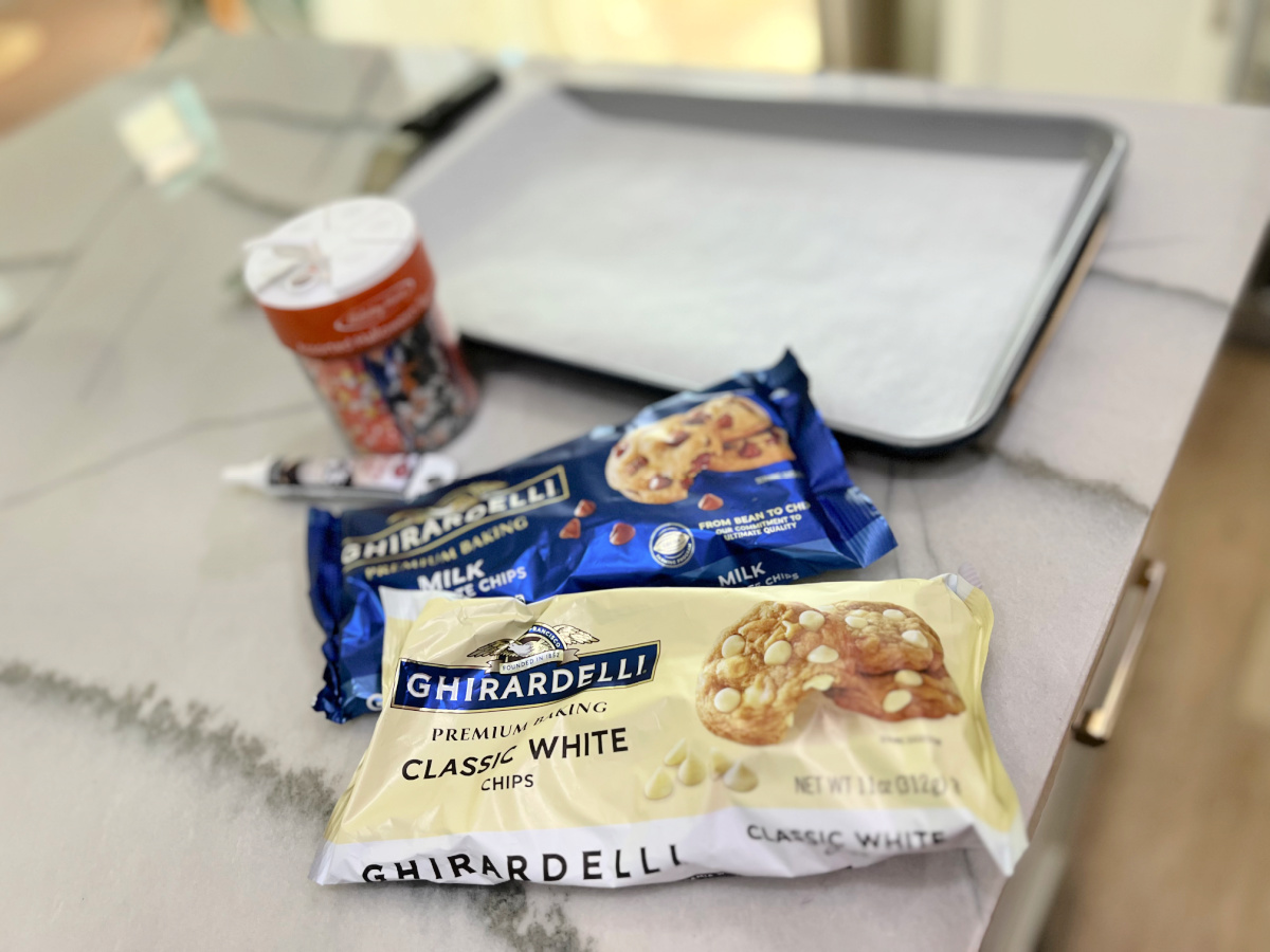 Create Ghost Halloween Bark Using Just 3 Ingredients!