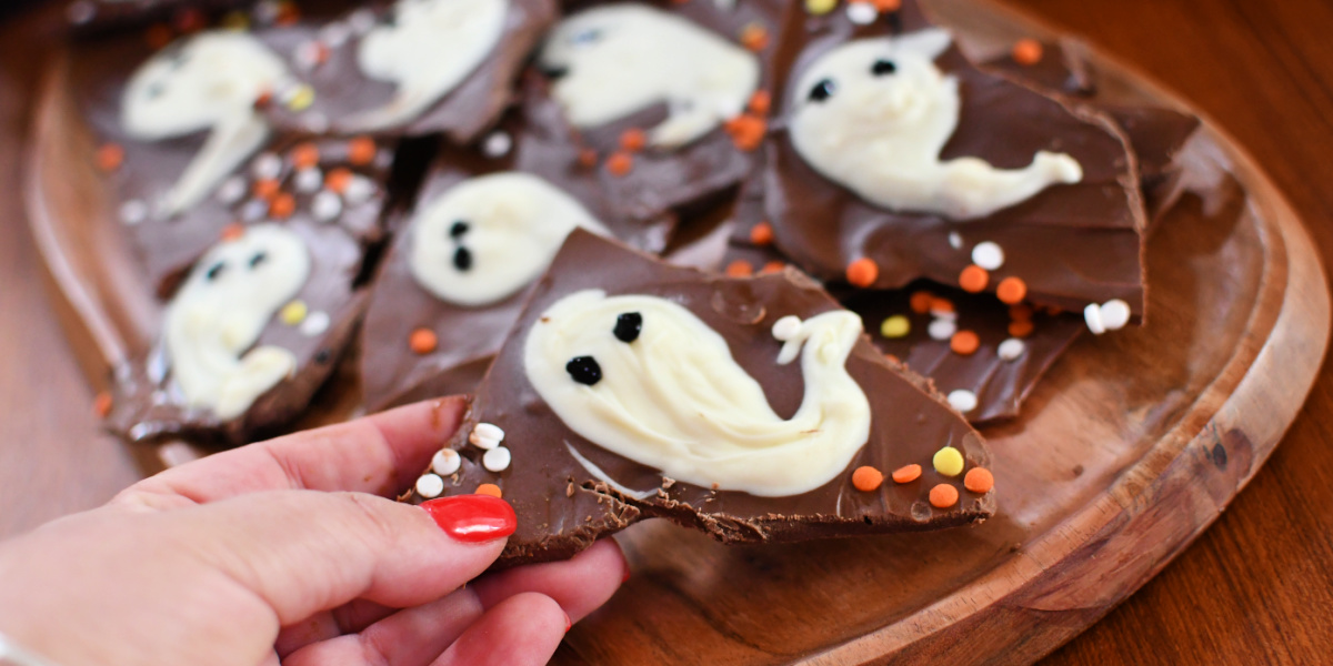Create Ghost Halloween Bark Using Just 3 Ingredients!