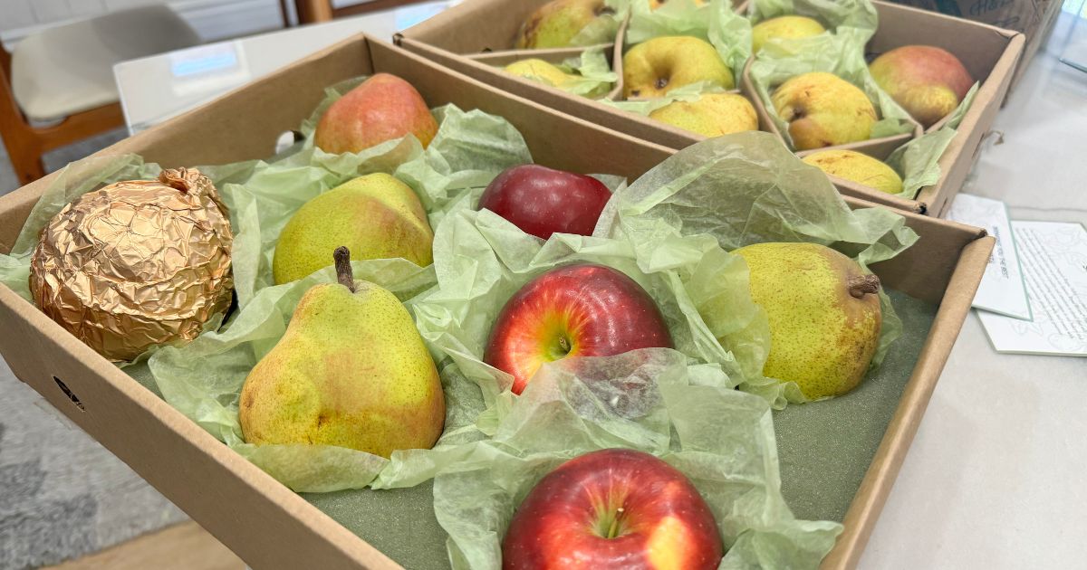 Harry & David Pears and Apples Gift Box Just $34.99 Shipped (Over $60 ...