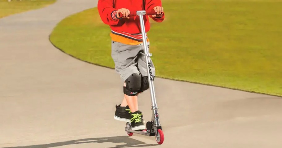 Razor Kids Kick Scooter Only $13.99 on Amazon | Over 25,000 5-Star ...