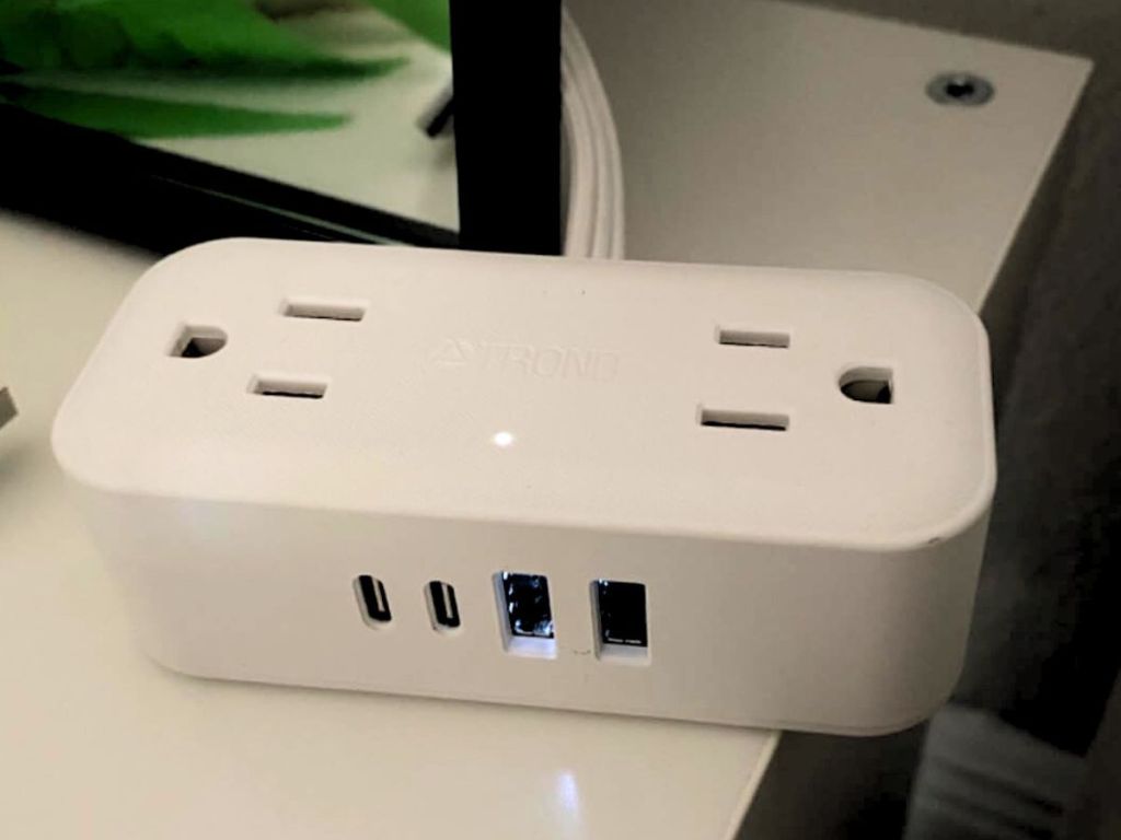 Compact Power Strip w/ 4 USB Ports ONLY $9.50 Shipped for Prime Members ...