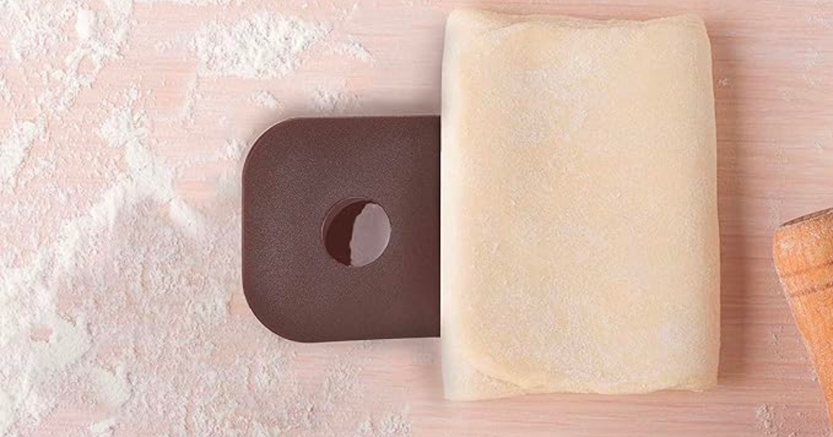 Plastic Pan Scraper 4-Piece Set Only $5.99 on Amazon (Regularly $11 ...