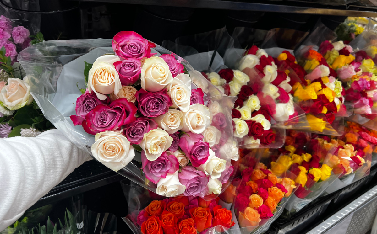 How to Make Grocery Store Flowers Look Expensive! | Hip2Save
