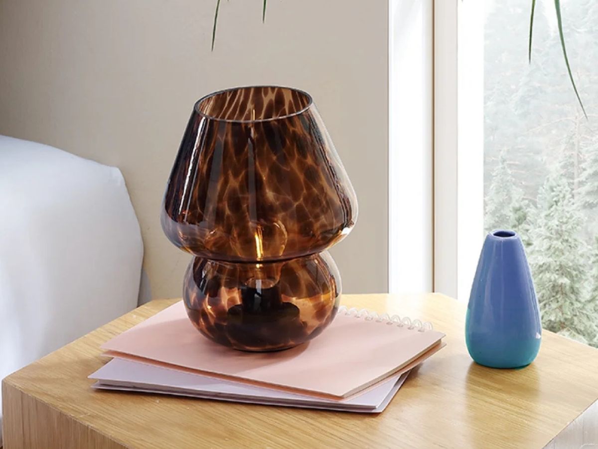 Mainstays Flowerpot Table Lamp ONLY $3 on Walmart.com | Hip2Save