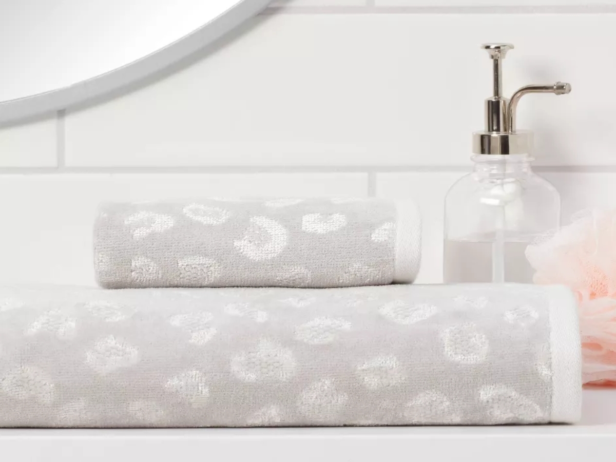Threshold Total Fresh Antimicrobial Bath Towel Only $4.90 at Target ...