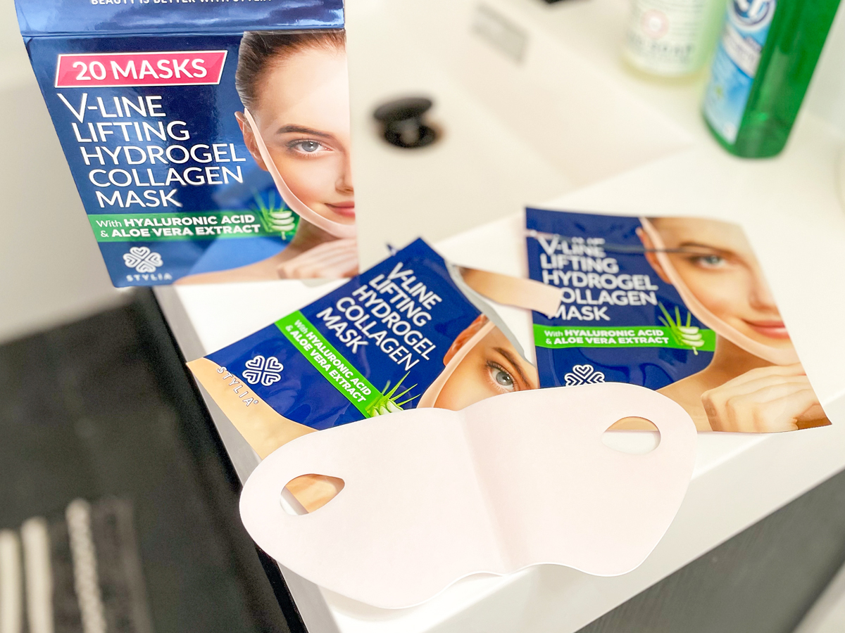 Over 45% Off Collagen Chin Lifting Masks on Amazon (9K 5-Star Ratings ...