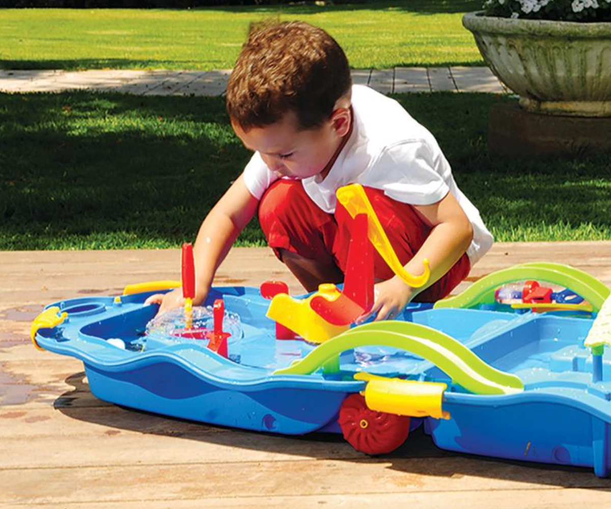 10 Water Tables for Kids – Grab Them Before They Sell Out!