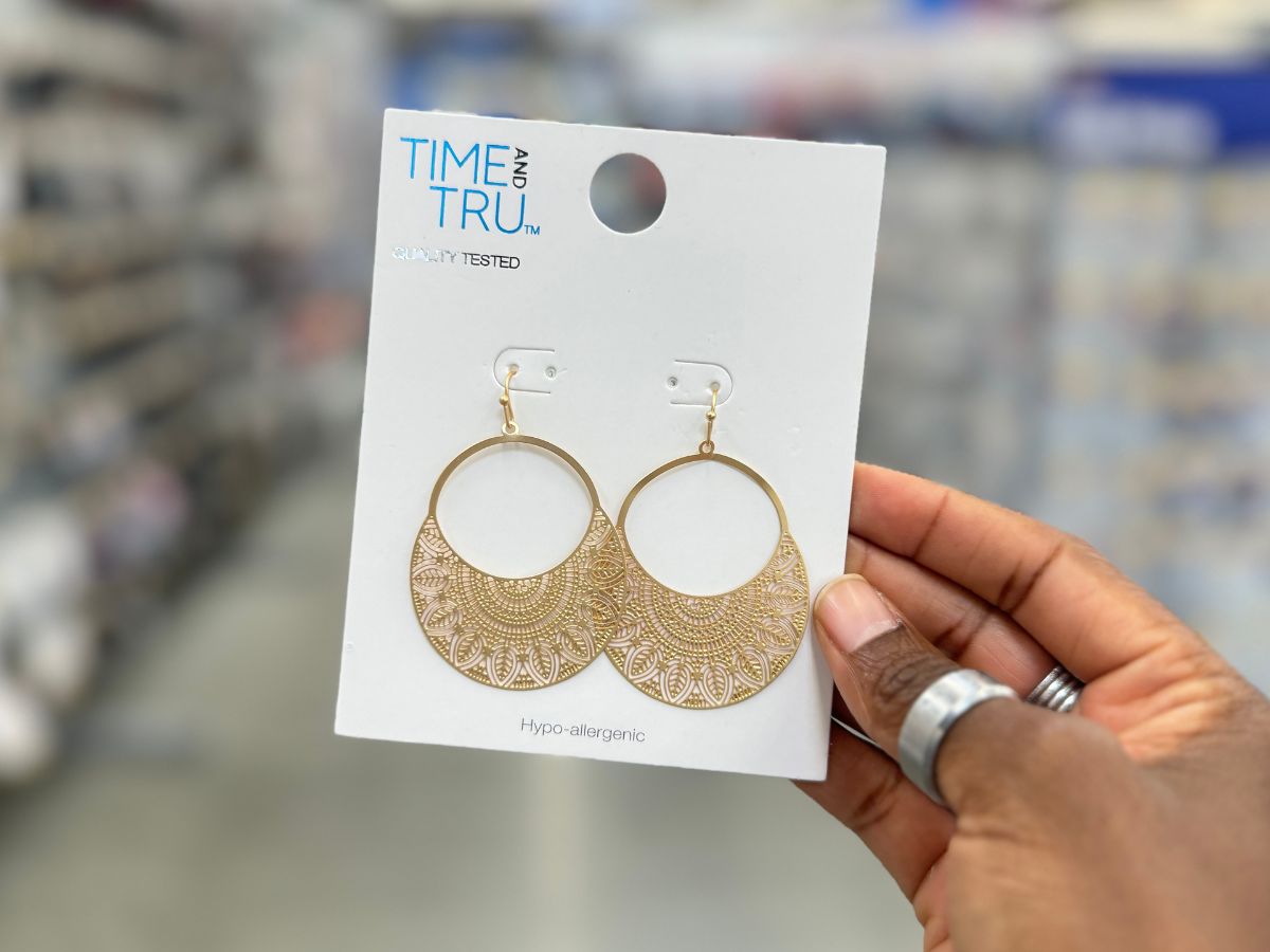 13 Trendy Walmart Jewelry Finds - All Under $7! | Hip2Save