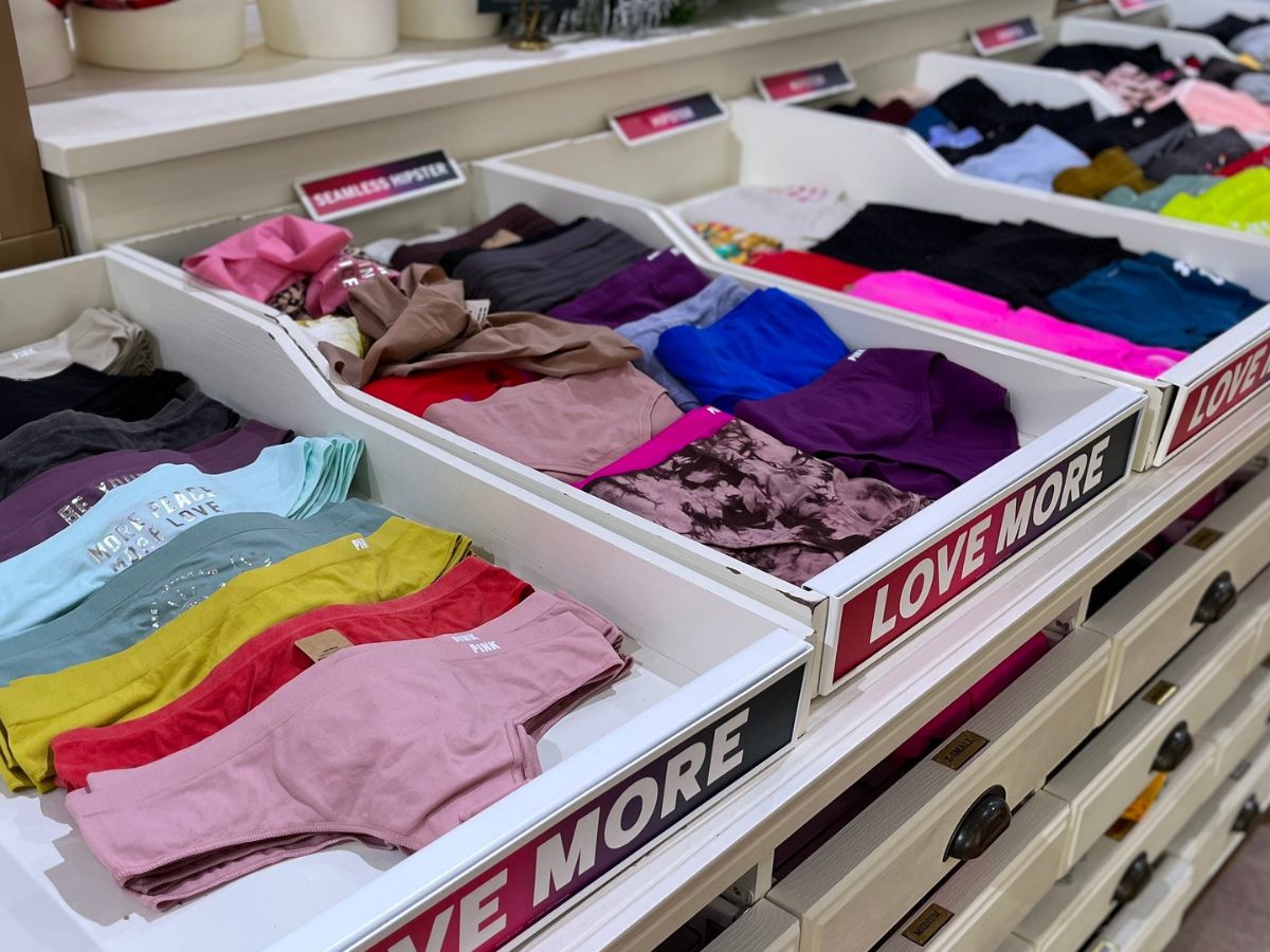 5 Best Outlet Stores for Big Savings (+ 1 to Avoid)