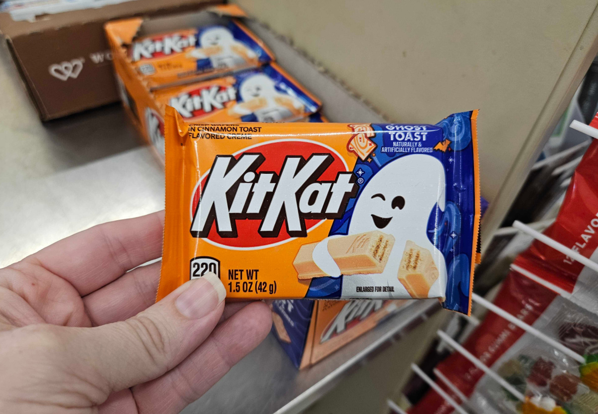 NEW 2024 Hershey's Halloween Candy: Reese's Werewolf Tracks, Kit Kat ...