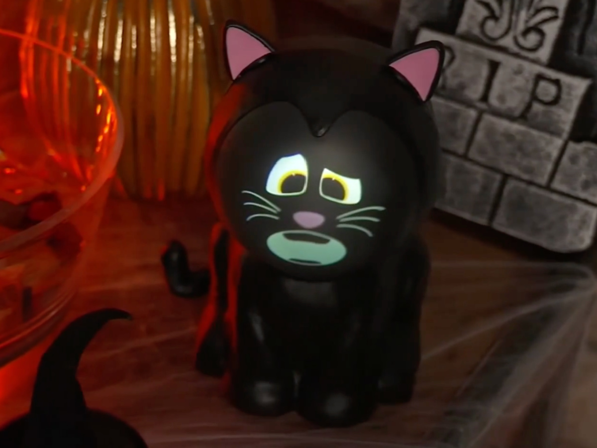 Animated Projector Black Cat Just $29.98 (Reg. $40) | Sings, Talks ...