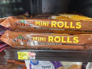 Texas Roadhouse Mini Rolls 12-Count Only $5 (Now Available at Walmart ...