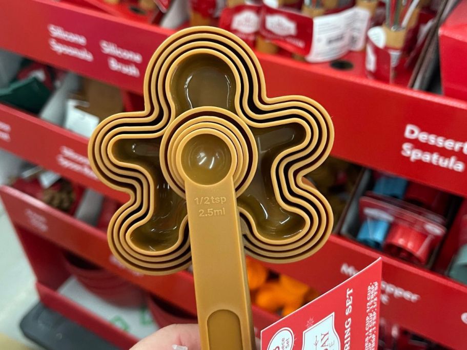 Walmart’s Baking Aisle is Bursting w/ Christmas Supplies & Treats ...
