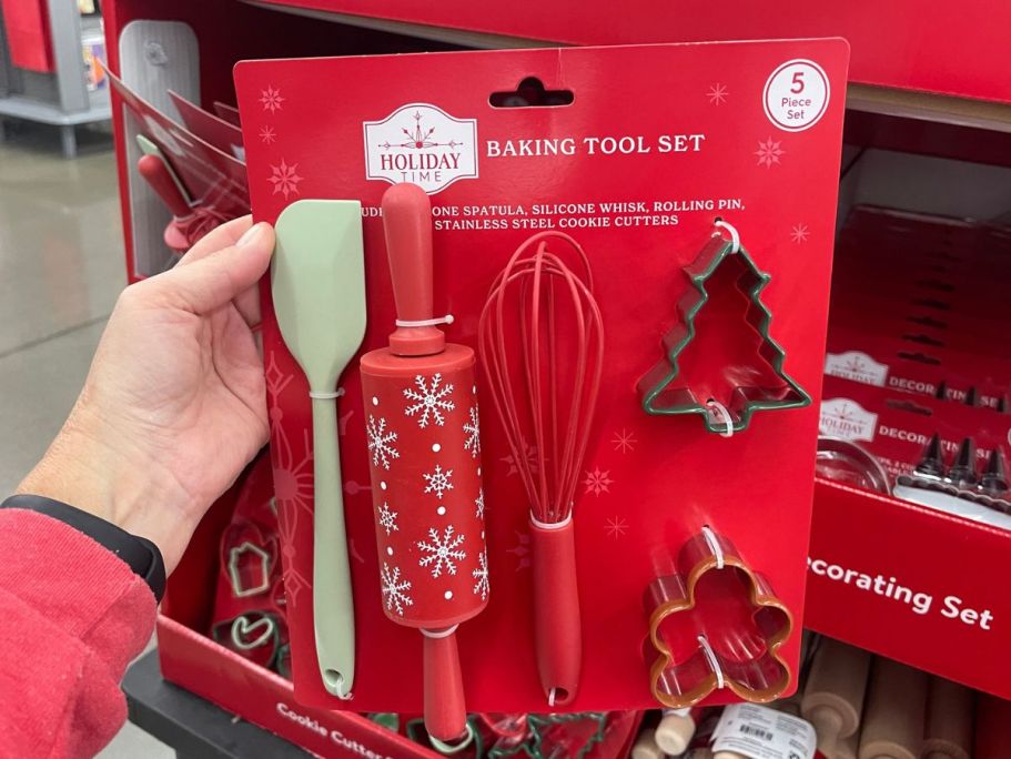 Walmart’s Baking Aisle is Bursting w/ Christmas Supplies & Treats ...