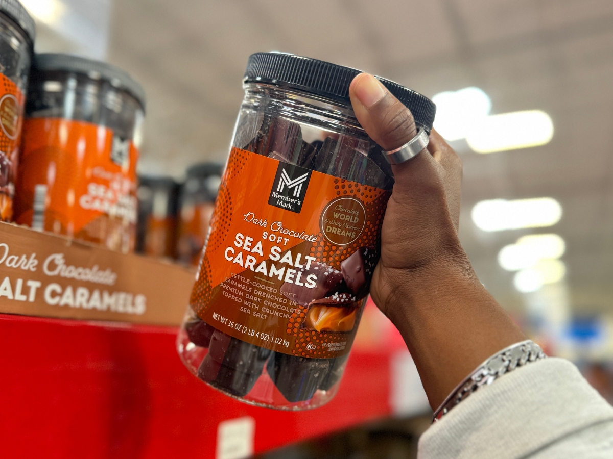 Over 25 of the BEST Christmas Treats to Grab at Sam's Club | Hip2Save