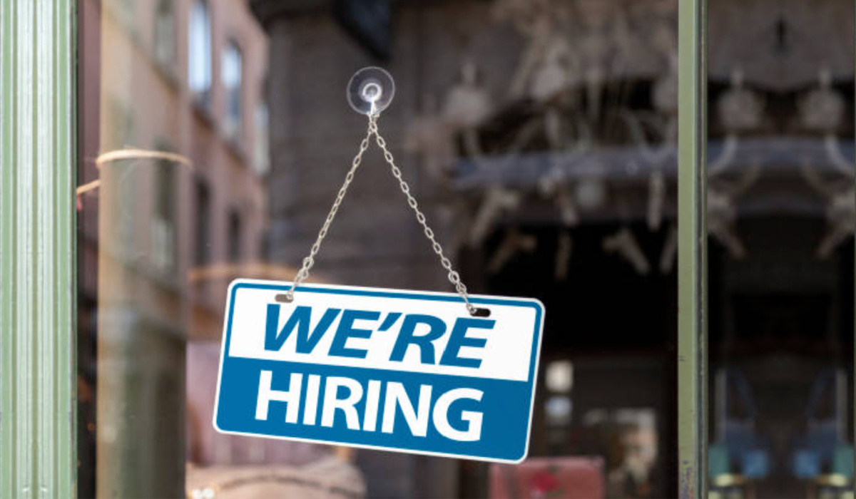 14 Companies Offering Seasonal Jobs for the 2025 Holiday Season