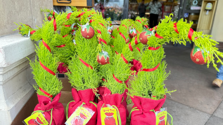 Grinch Pre-Lit Christmas Tree at Lowes - Over 1,000 Purchased (Now Sold ...