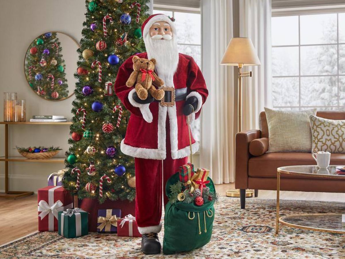 Standing 5-Foot Santa Just $49.95 Shipped on HomeDepot.com | Hip2Save