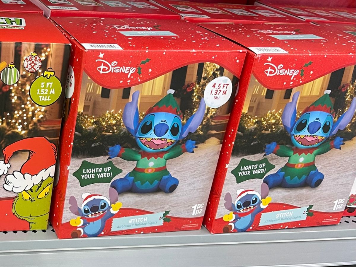 NEW Christmas Inflatables at Walmart (Little Debbie, Bluey, Hello Kitty ...