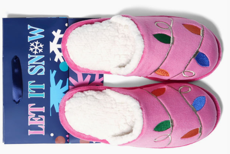 *HOT* Dearfoams Promo Code = Christmas Slippers w/ Gift Bag Just $16.49 ...