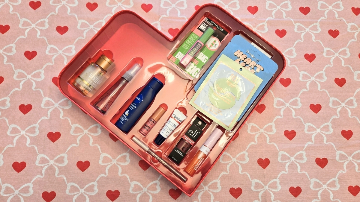 Valentine's Day 12-Piece Beauty Gift Set Only $24.99 at CVS ($76 Value ...