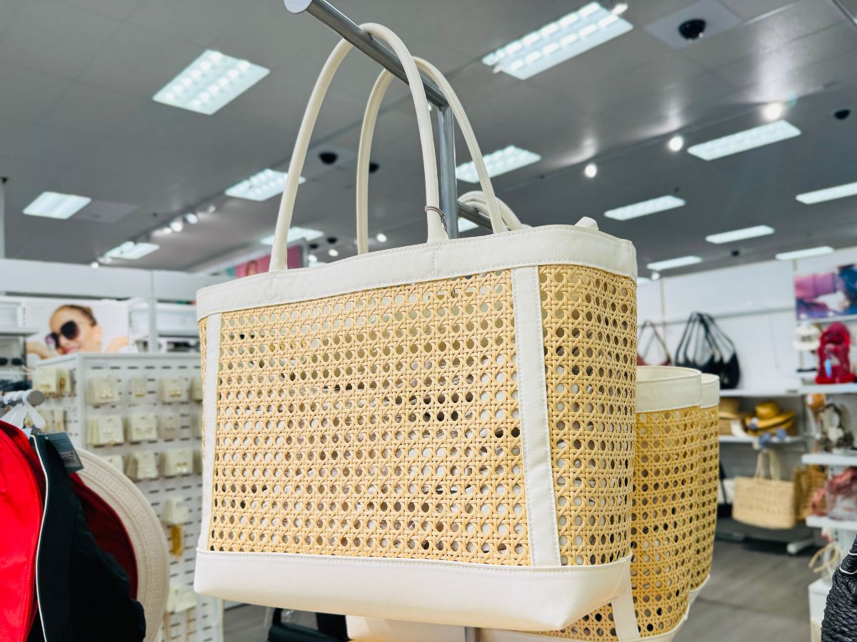 10 Trendy Handbags & Totes Under $20 at Target | Hip2Save