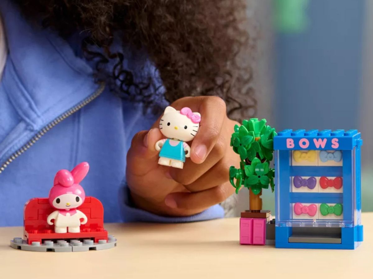 BLDR Hello Kitty's Dream Cafe Building Set Only $16.94 on Amazon (Reg ...