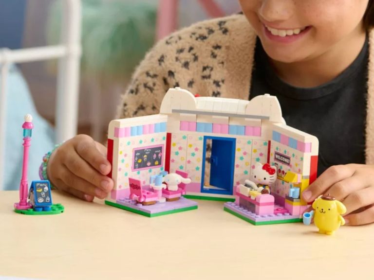 BLDR Hello Kitty's Dream Cafe Building Set Only $16.94 on Amazon (Reg ...