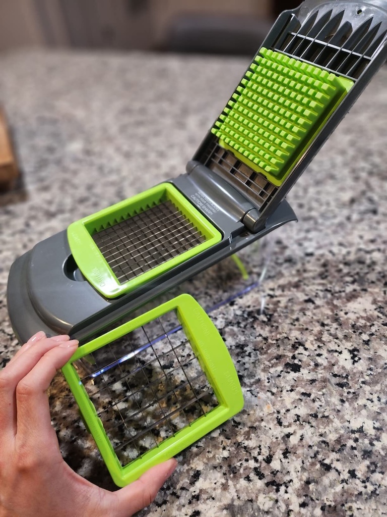 Vegetable Chopper Only $9.99 on Amazon - Over 1.8K 5-Star Reviews ...