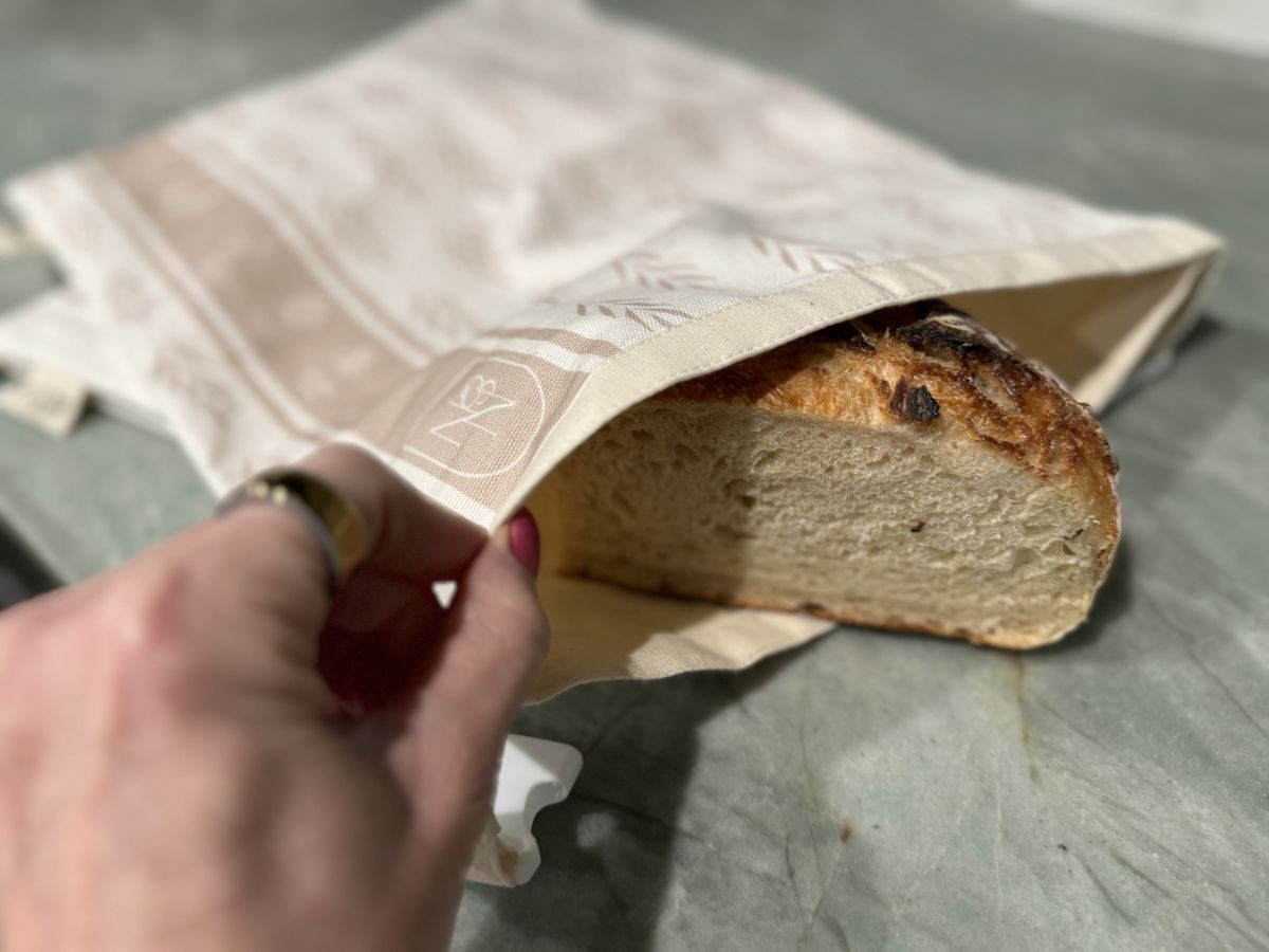 These Reusable Beeswax Bread Bags Keep Your Bread Fresher Longer ...