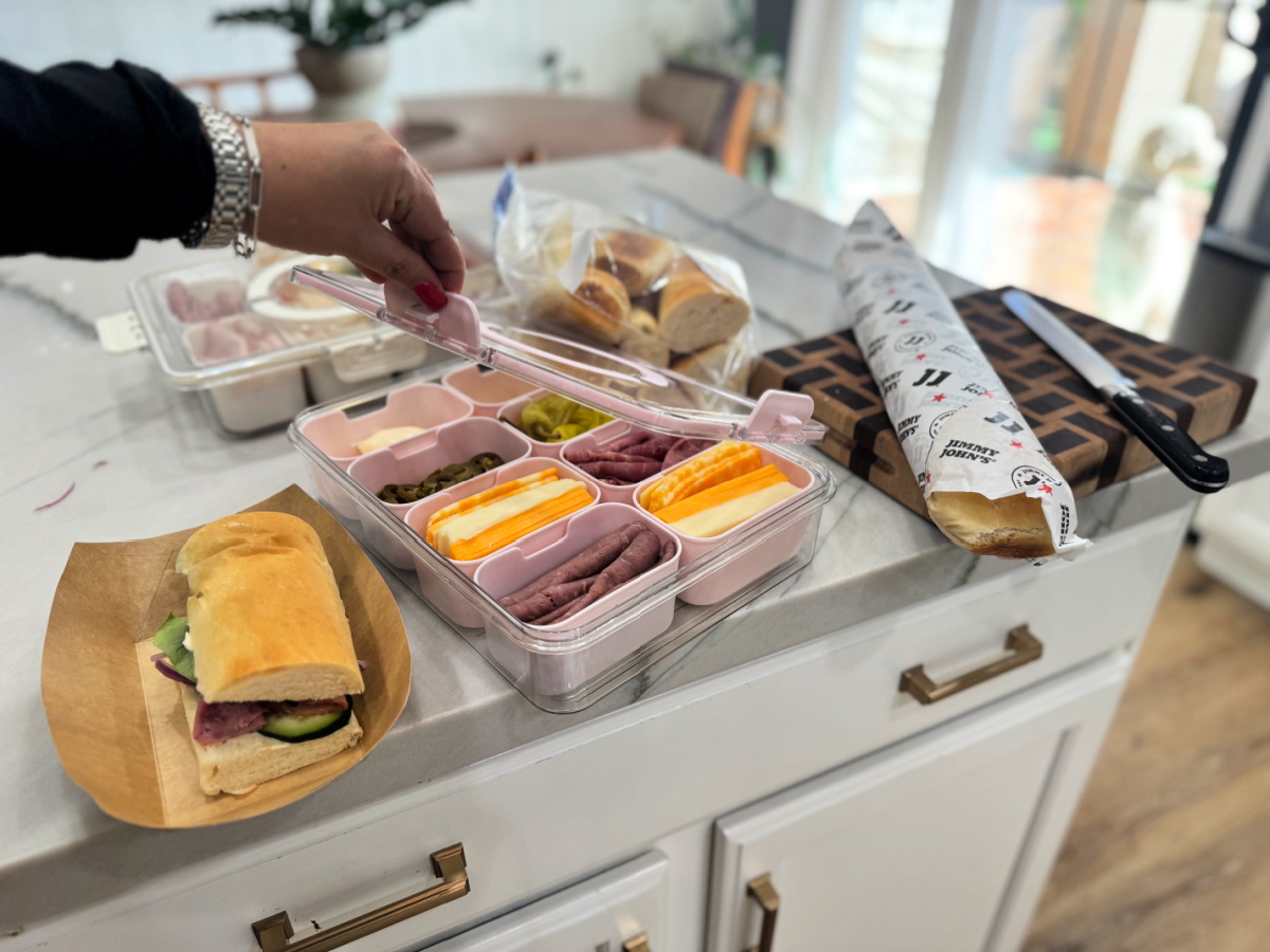 Prep a Home Salad Bar in Your Fridge For Quick Weekday Meals!