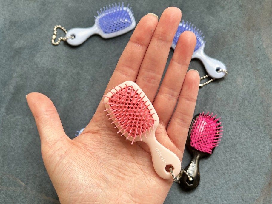 *HOT* Unbrush Mini Keychain Brush Only $3 on Amazon (Reg. $7) | Hip2Save