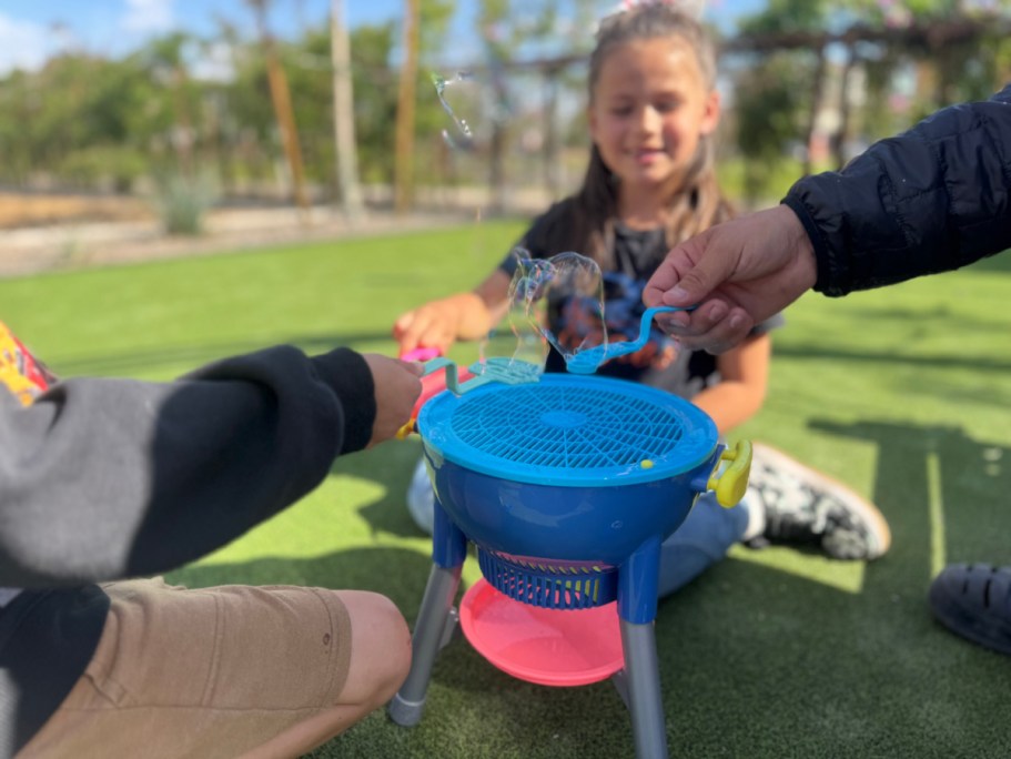 *NEW* Sun Squad Bubble Grill Just $20 at Target | Includes Wands ...