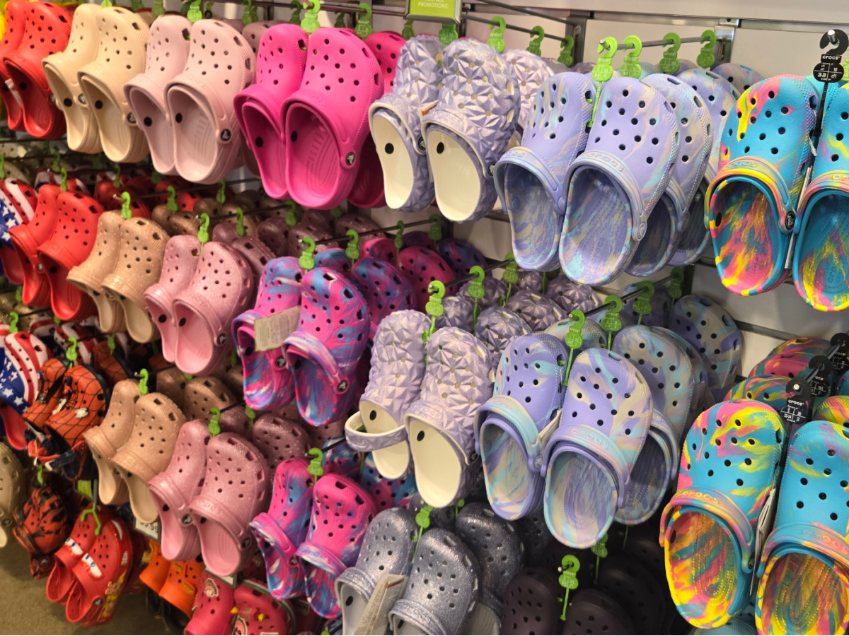 5 Best Outlet Stores for Big Savings (+ 1 to Avoid)