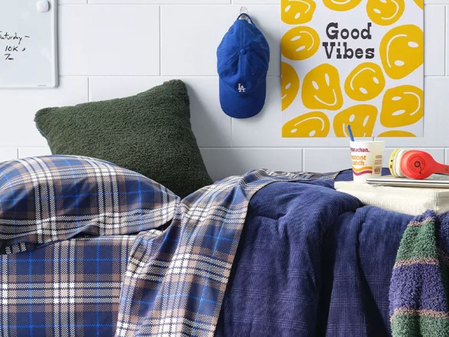 Target’s New Dorm Collection Just Dropped — Cute Pillows, Throws, Wall ...