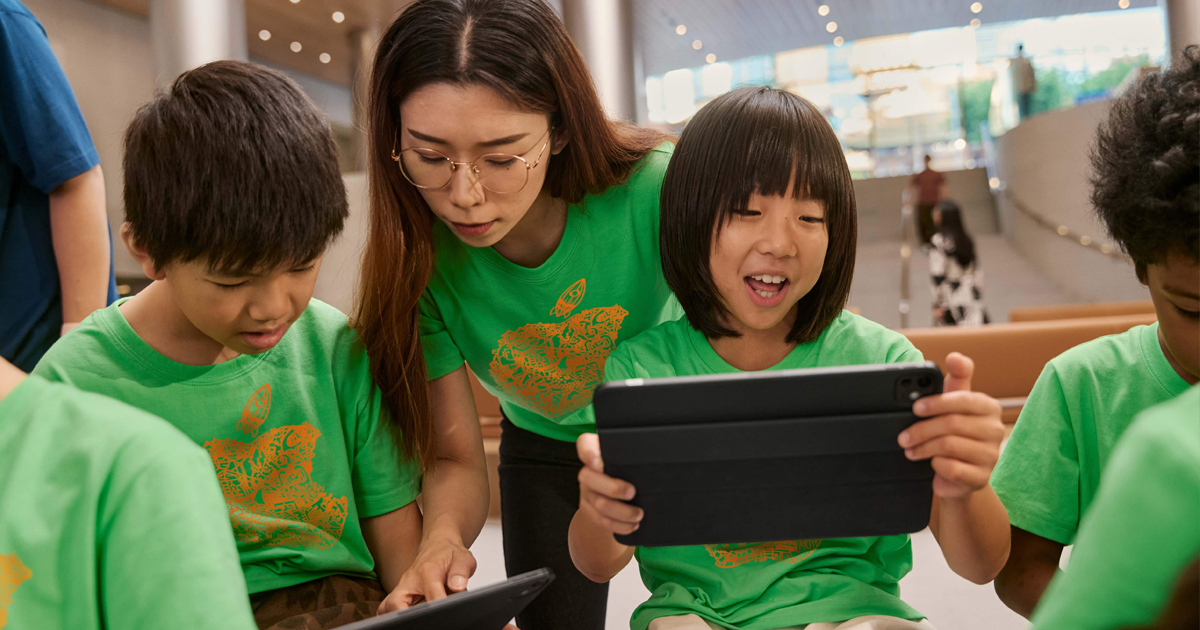 Apple Stores Are Hosting Free Summer Camps for Kids! | Hip2Save