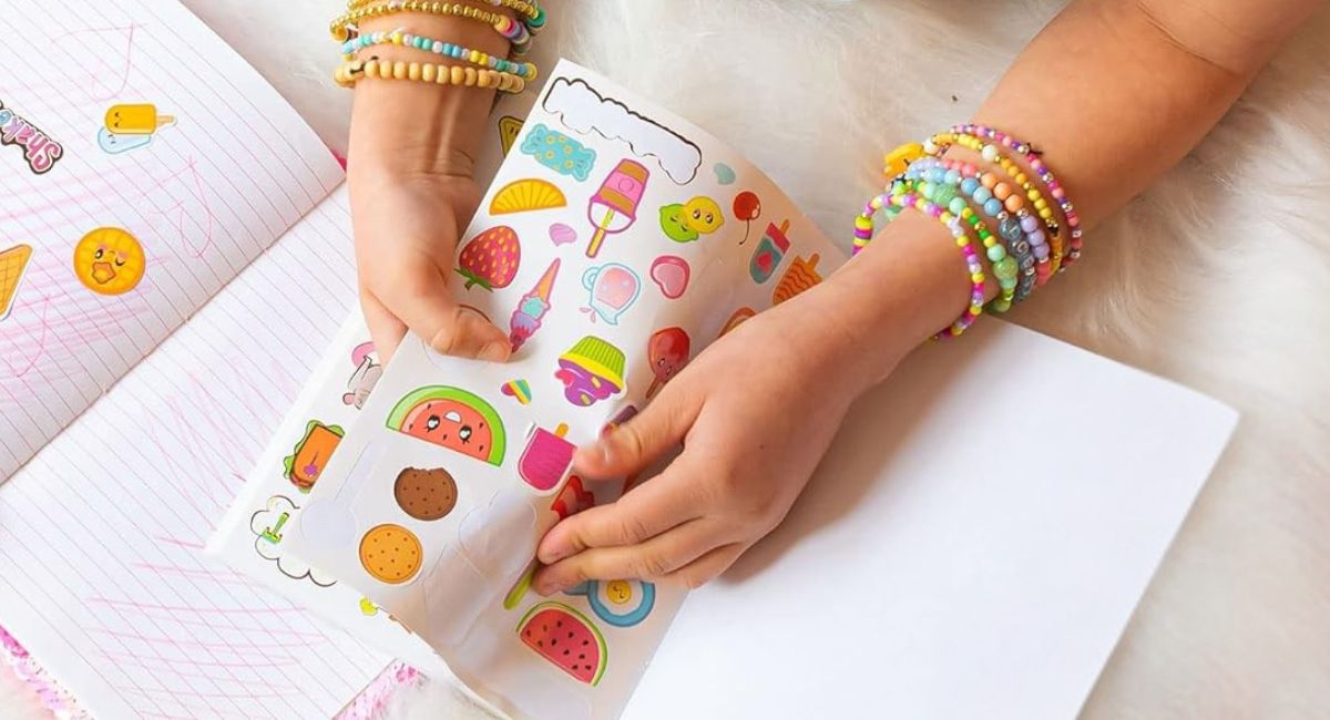 Kids 1,000+ Sticker Book Just $4.99 on Amazon | Hip2Save