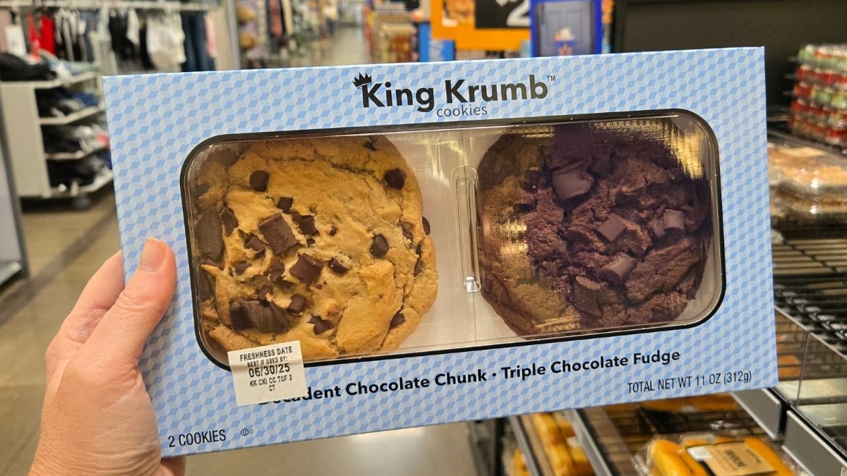 New Christmas King Krumb Cookies Just $5.97 (But Are They a Good Crumbl ...