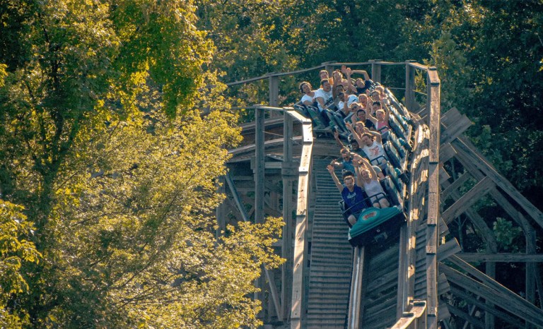 Up to 55% Off Six Flags Tickets – Today Only! | Hip2Save